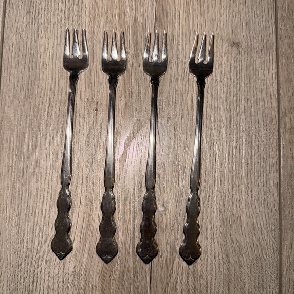 Oneida | Dining | 4 Cocktail Seafood Forks Oneida Valerie Distinction ...